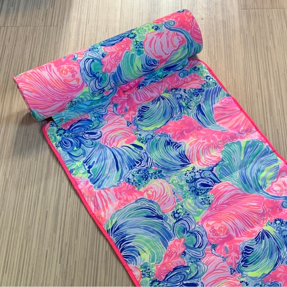 Lilly Pulitzer | Other | Lilly Pulitzer Beach Roll Up Mat In Beach Please Pattern Nib | Poshmark